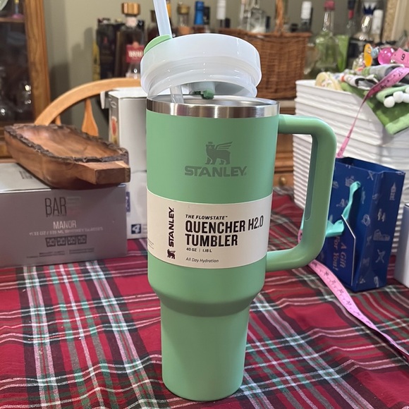 Stanley | Dining | Nwt The Quencher H2 Flowstate Tumbler 40 Oz Jade ...